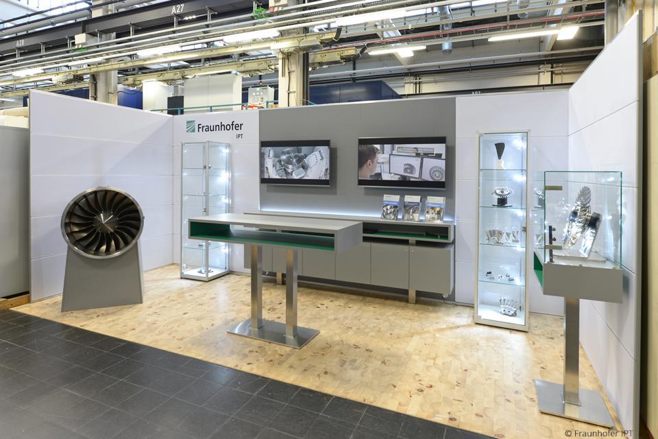 Inmitten der Forschung - Showrooms Fraunhofer IPT | MeRaum
